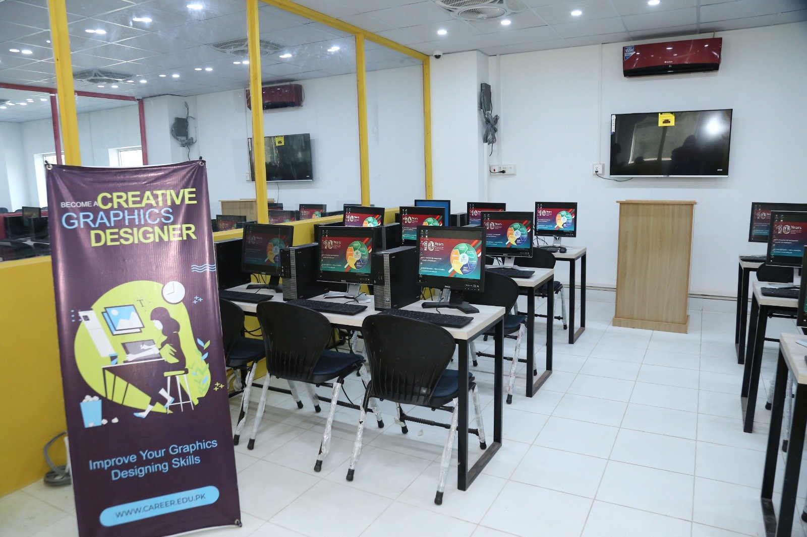 Pakistan Leading Computer Short Courses Institute - Career Institute